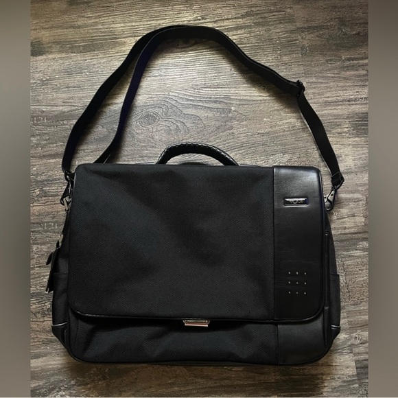 Tumi | Bags | Tumi Briefcase Laptop Bag Zippers In Back To Attach ...